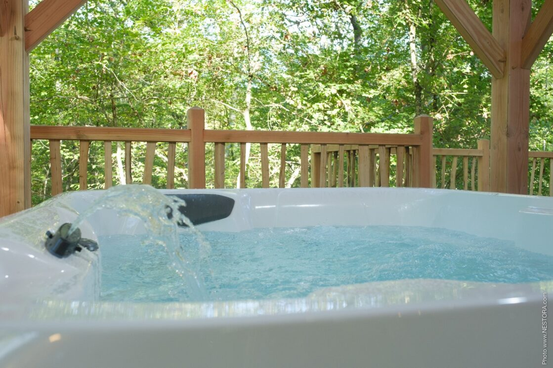 Cabane du Grand Chêne - Cabanes des Blots - Cabanes dans les arbres ...